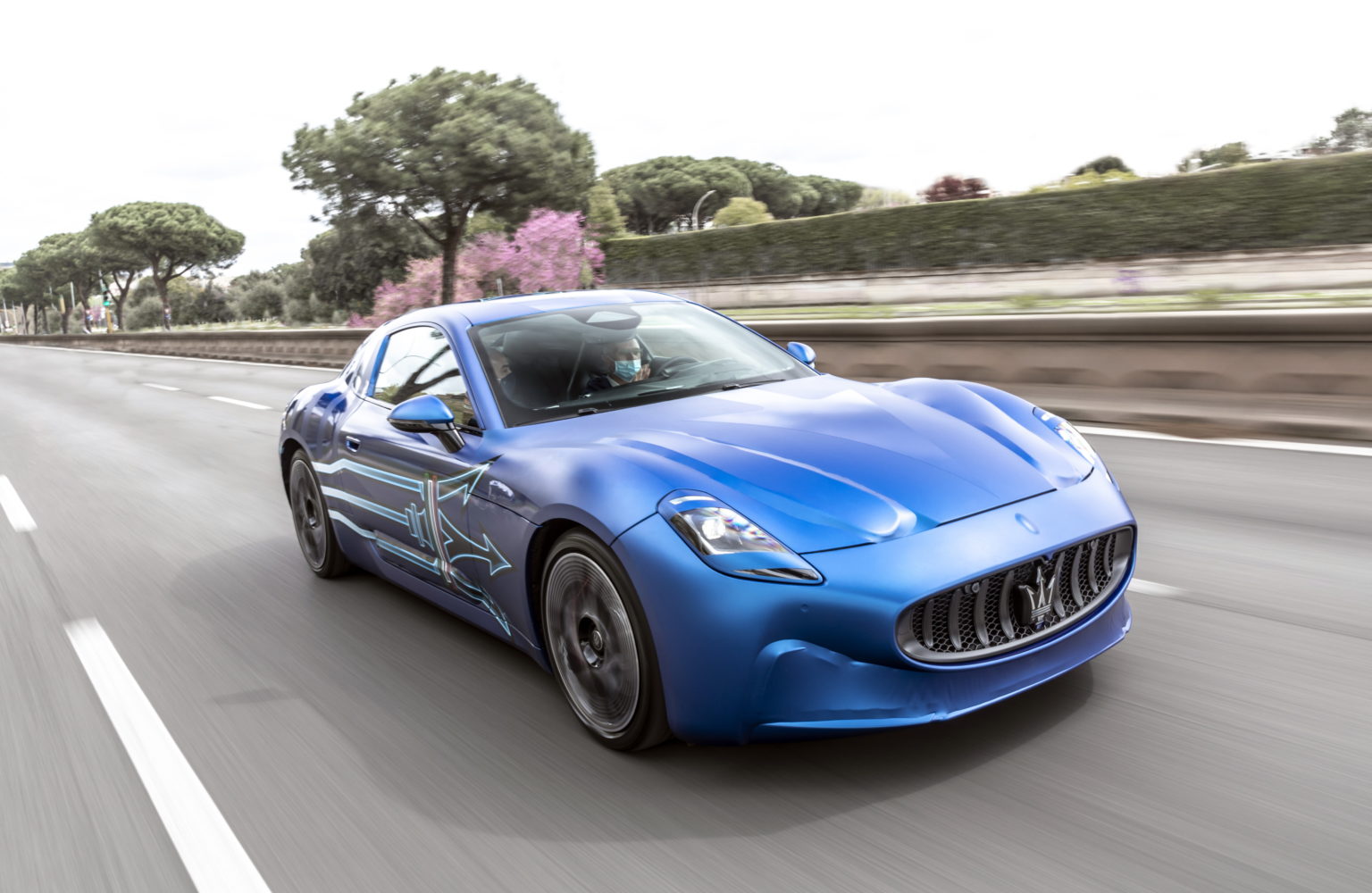 Passare la patente per guidare la prima auto italiana con En Voiture ...