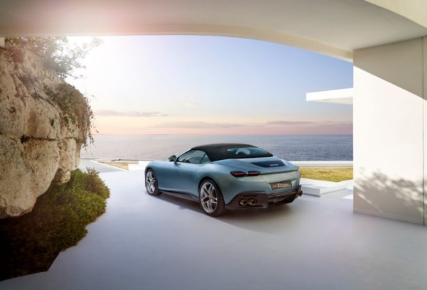 How the Ferrari Roma Spider reinvents the Dolce Vita of the 50s ...