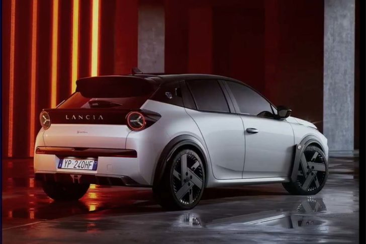 Lancia unveils the 240hp Ypsilon HF and confirms its return to rallying ...