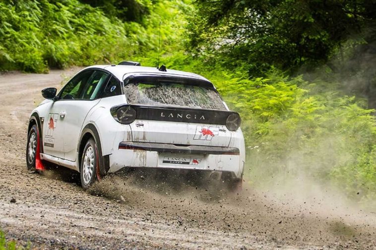 La nouvelle Lancia Ypsilon Rally 4 HF réglée par un ancien champion du ...