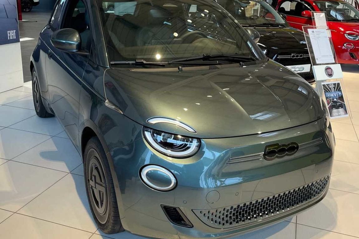 Fiat 500e Giorgio Armani: first deliveries begin - ItalPassion