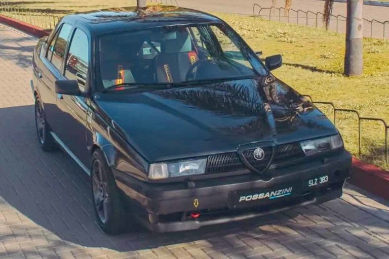 Der R33 ist ein neuer Restomod des Alfa Romeo 33 Stradale, ebenfalls ...