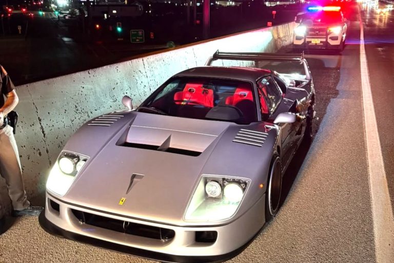 Crash between a truck and a Ferrari F40 LM at 3 million $: he offers a ...