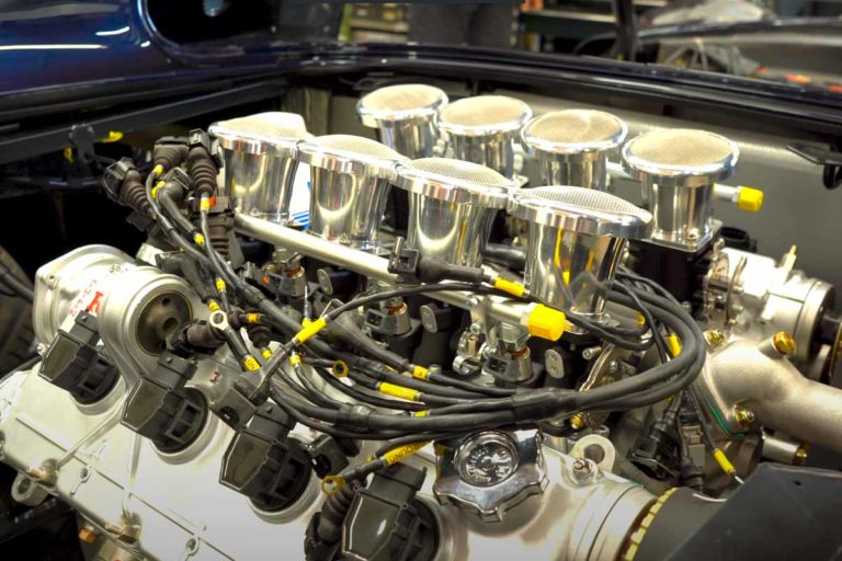 Restomod Ferrari Dino: a masterpiece with the 328 engine... and another ...