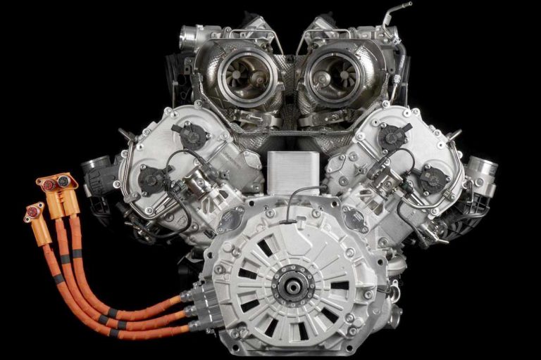 Lamborghini onthult hoe lang de nieuwe V8-motor in de catalogus blijft ...