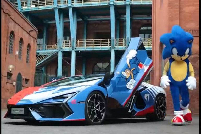 When the most powerful Lamborghini and the most famous hedgehog team up ...