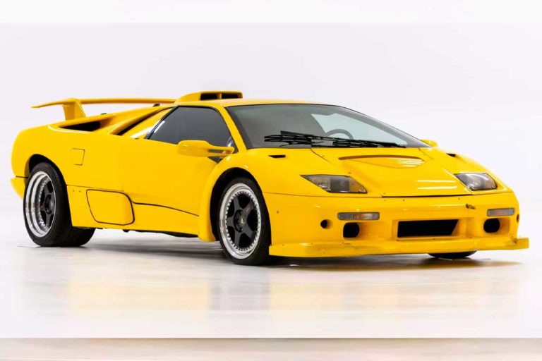 S’il manque un feu arrière à cette Lamborghini Diablo, c’est qu’elle ...