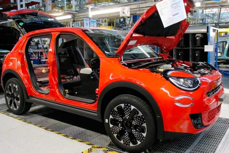 Stellantis könnte wegen seiner Elektroautos einen Verlust von rund 8,6 ...