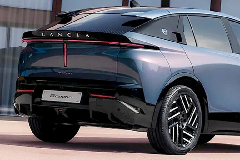Vi presentiamo la Lancia Gamma, il nuovo SUV premium di Stellantis che ...