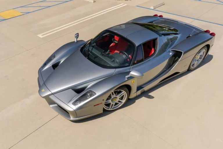 Even with this color, this Ferrari Enzo sold for a new record price ...